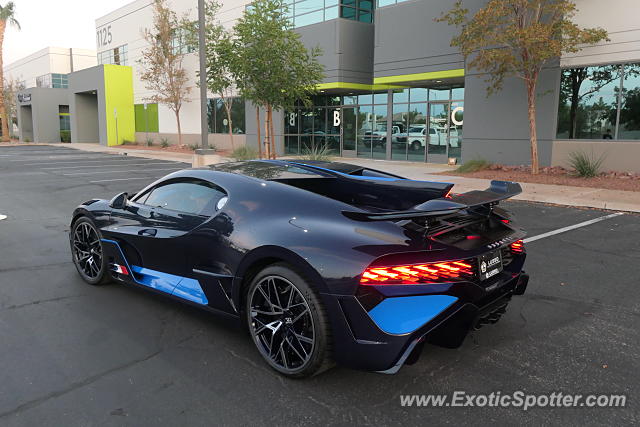 Bugatti Divo spotted in Las Vegas, Nevada on 09/24/2024, photo 2